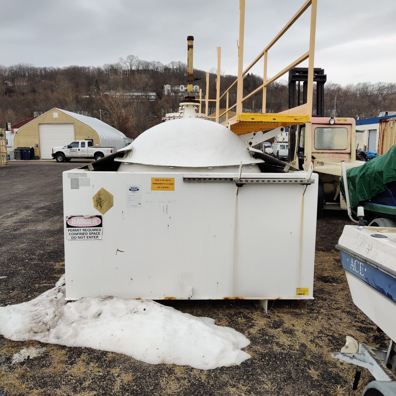 4,000 Gallon Single Wall Tank w/ Dike (#170777)